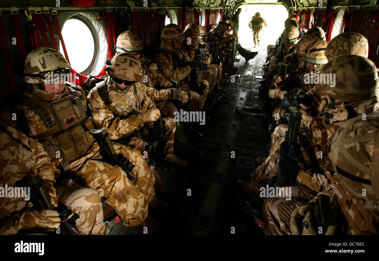 Soldiers from the 1st Battalion The Royal Welsh onboard a Chinook ...