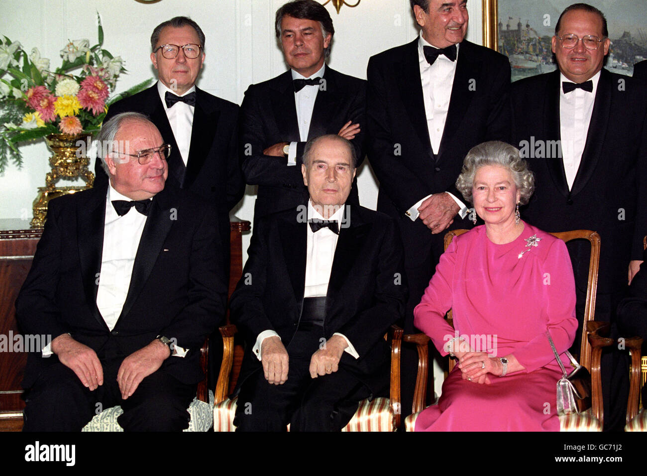 THE QUEEN WITH CHANCELLOR HELMUT KOHL AND PRESIDENT FRANCOIS MITTERRAND ...