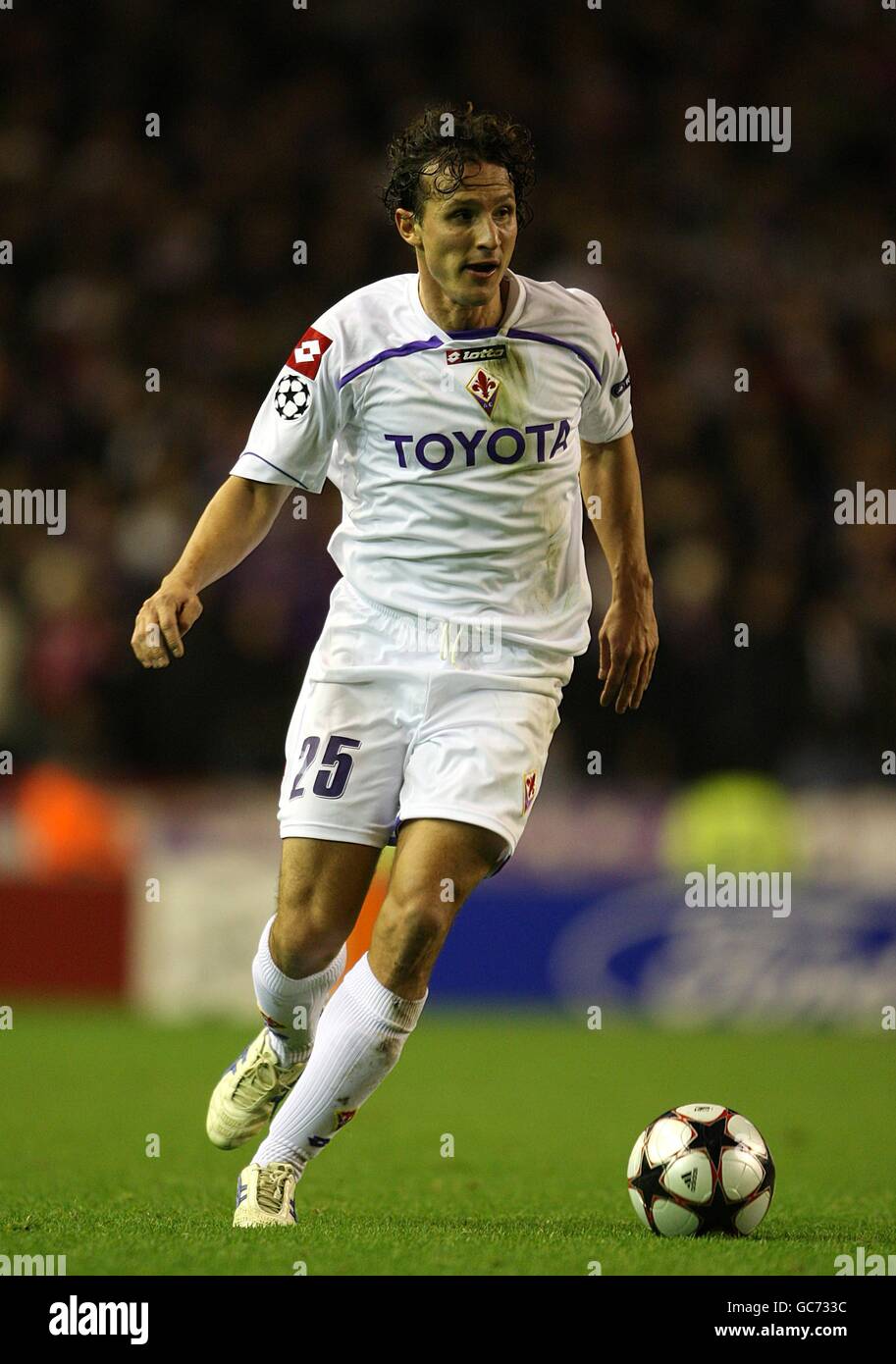 Anfield gianluca comotto hi-res stock photography and images - Alamy