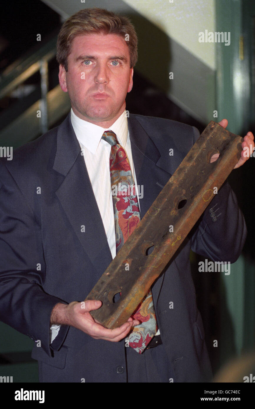 THE IRON BAR IN JAMIE BULGER Stock Photo - Alamy