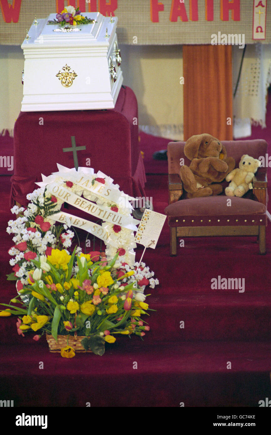 James bulger funeral hi-res stock photography and images - Alamy