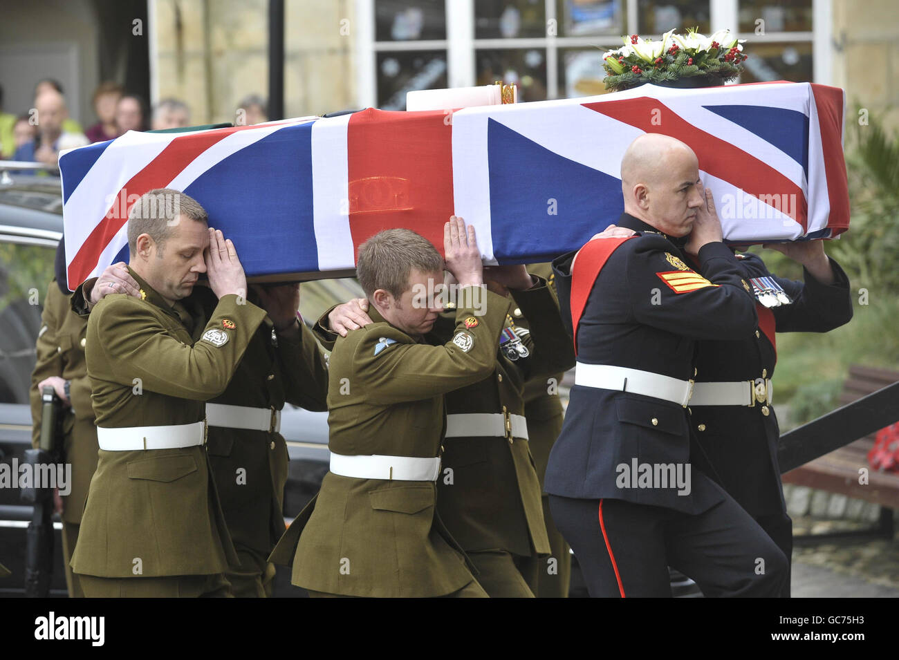 Military funeral casket flag hi-res stock photography and images - Alamy