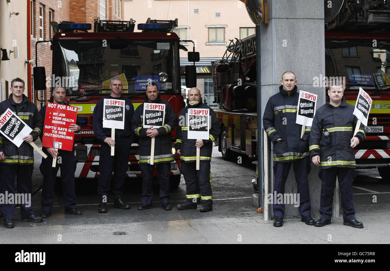 Public service workers strike Stock Photo - Alamy