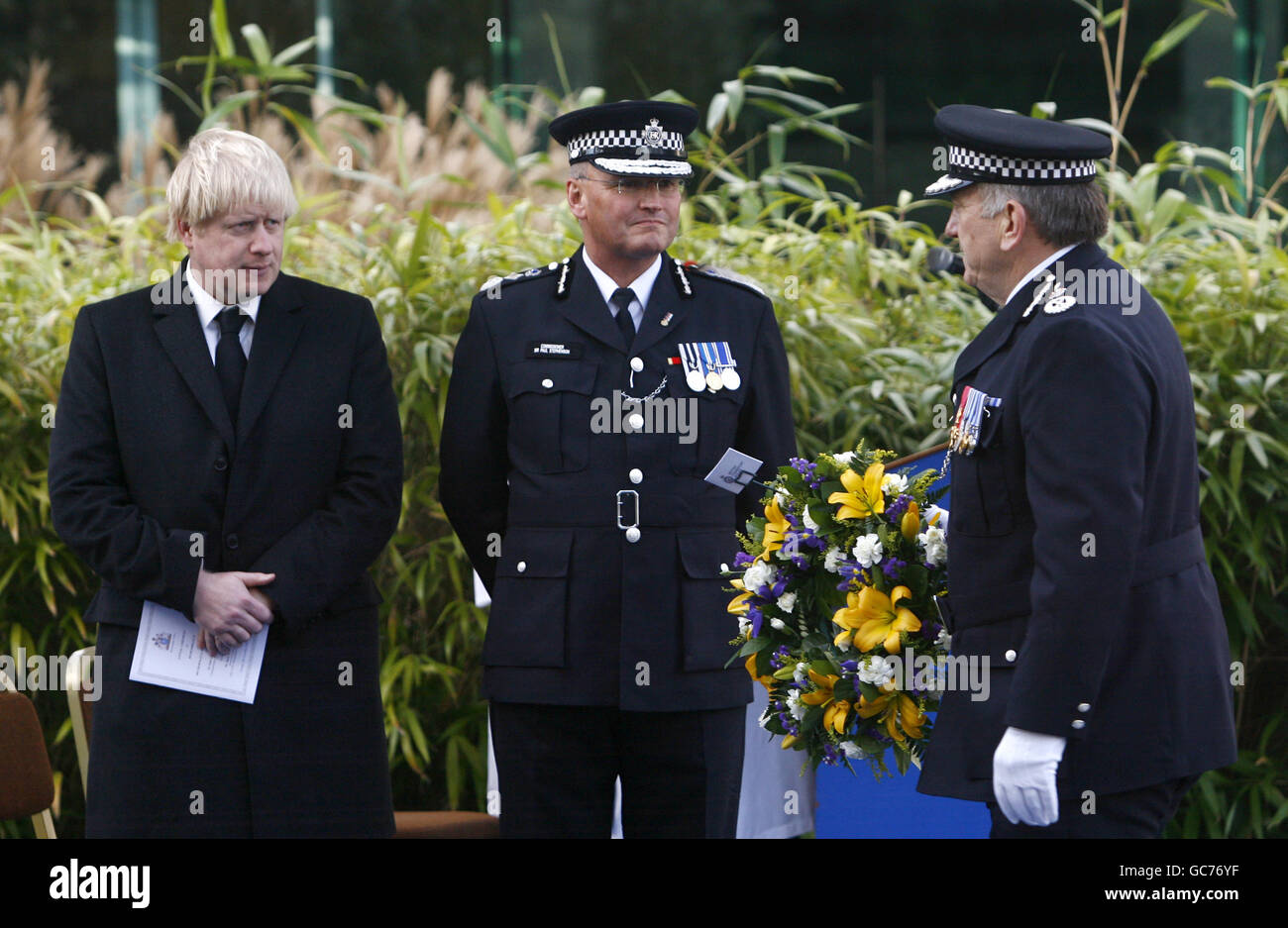 Metropolitan Police Commissioner Sir Paul Stephenson and London Mayor ...