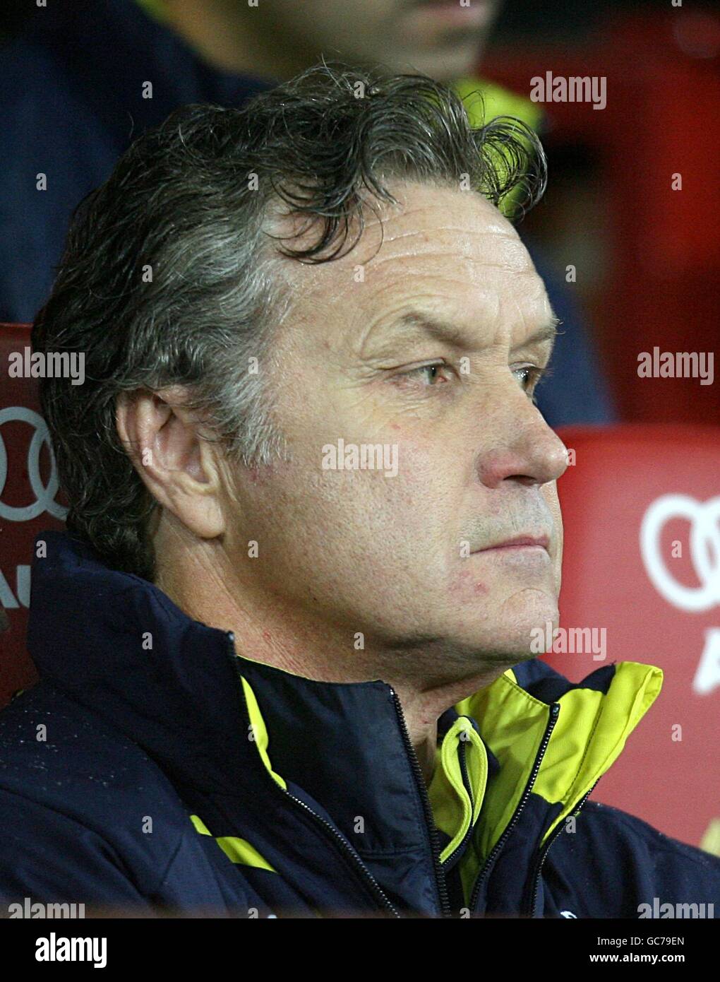 Tottenham hotspur assistant manager hi-res stock photography and images ...