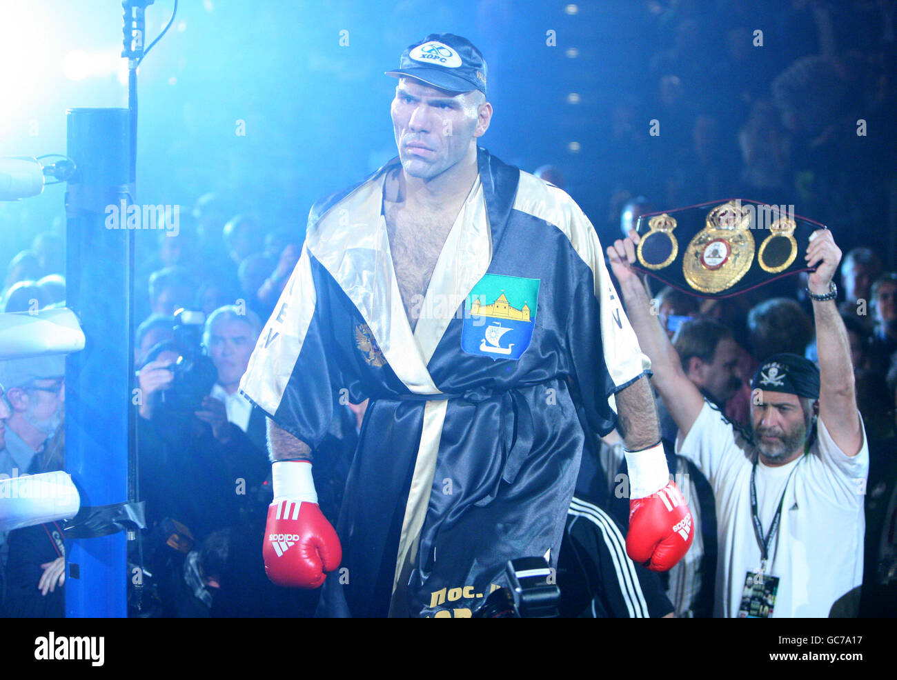 Nikolai valuev makes way into ring nuremberg arena hi-res stock ...