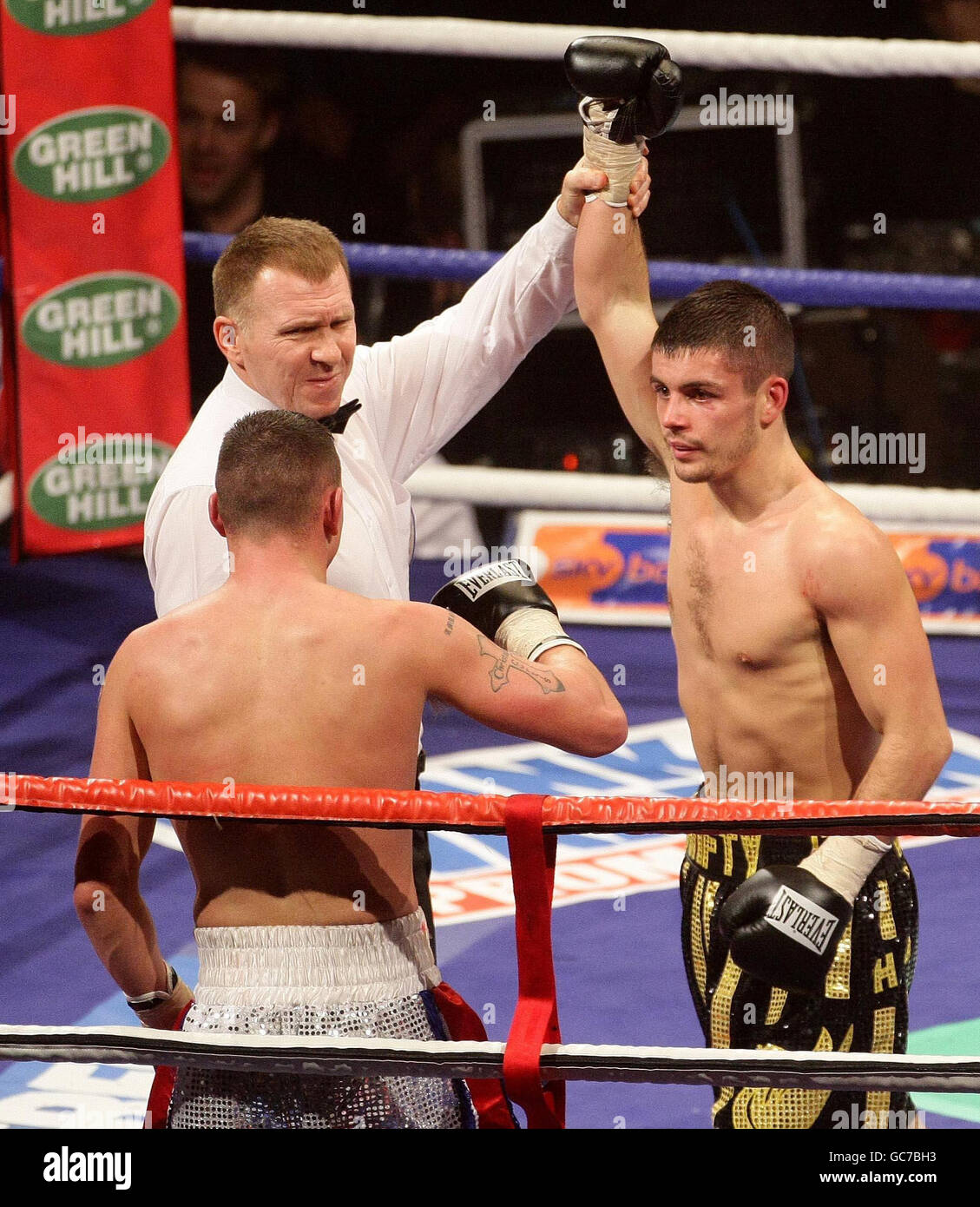 Boxing - Featherweight Bout - Stephen Smith v Ian Bailey - Metro Radio ...