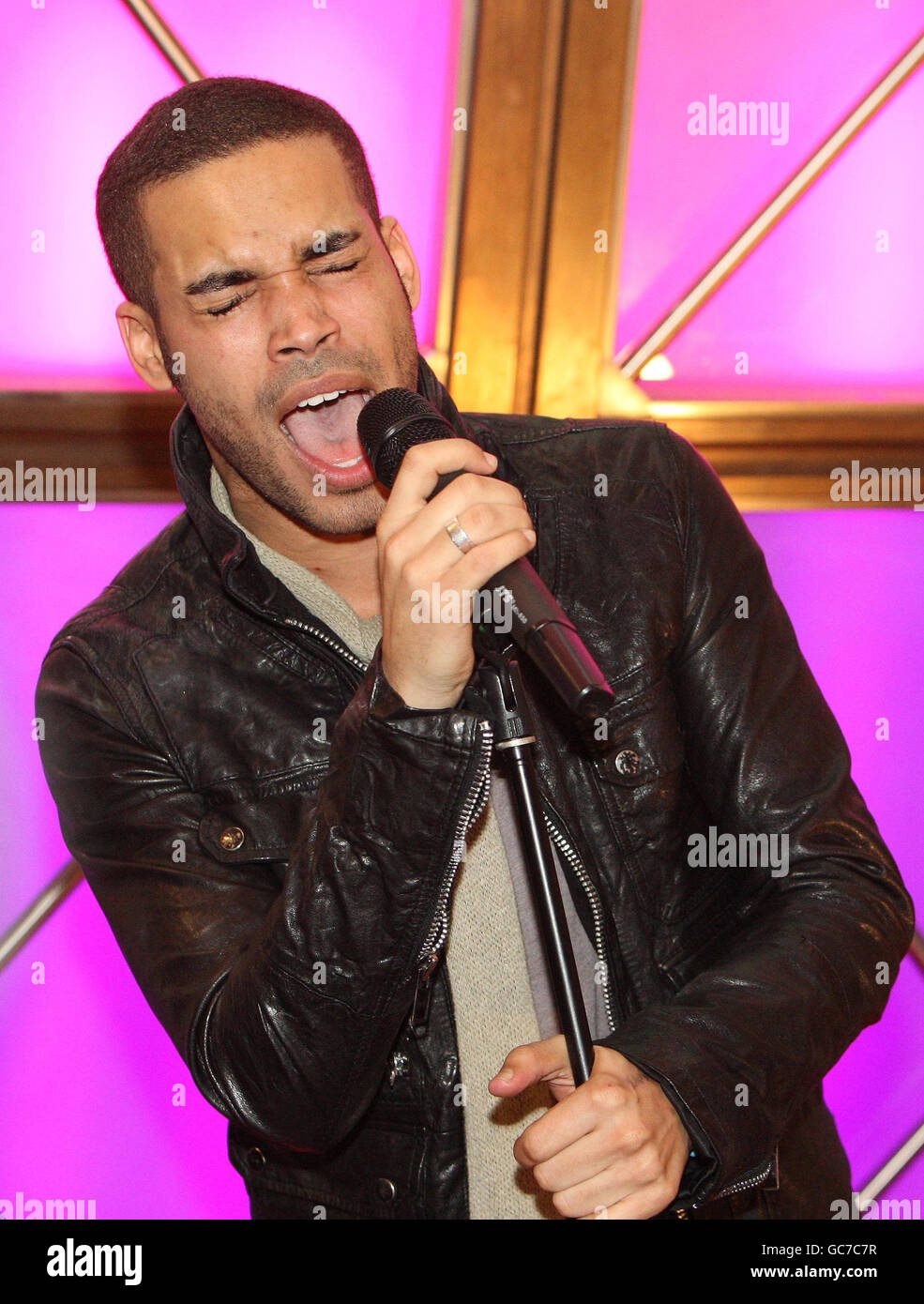 Open mike finalist hi-res stock photography and images - Alamy