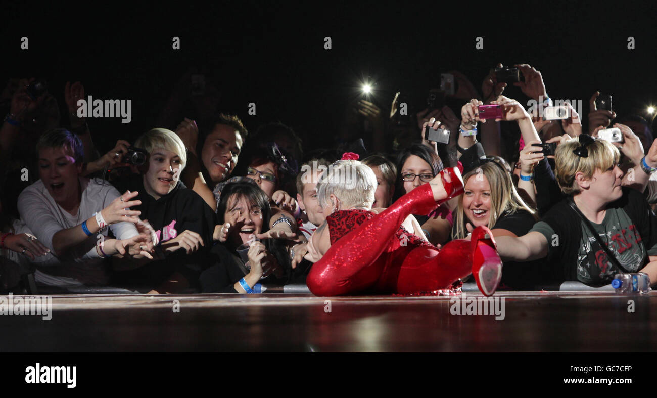 An england fan pictured at the o2 arena hi-res stock photography and ...
