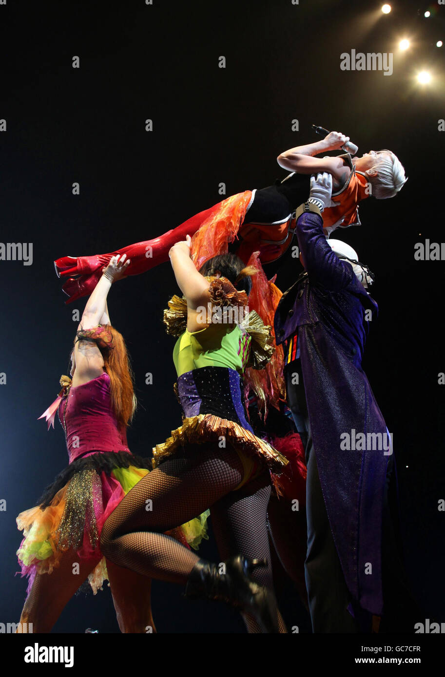 Pink pictured performing at the o2 arena hi-res stock photography and ...