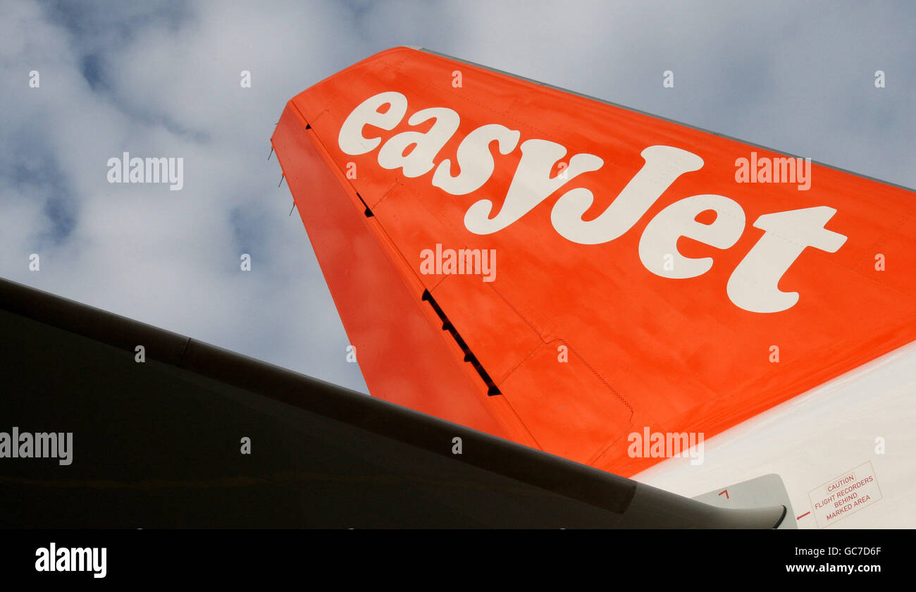 Tail fin new easyjet airbus hi-res stock photography and images - Alamy