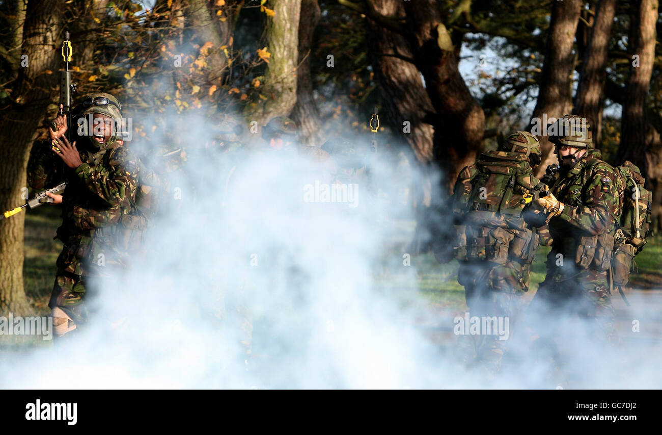 Cavan Harris (left) from London, and the Territorial Army London ...