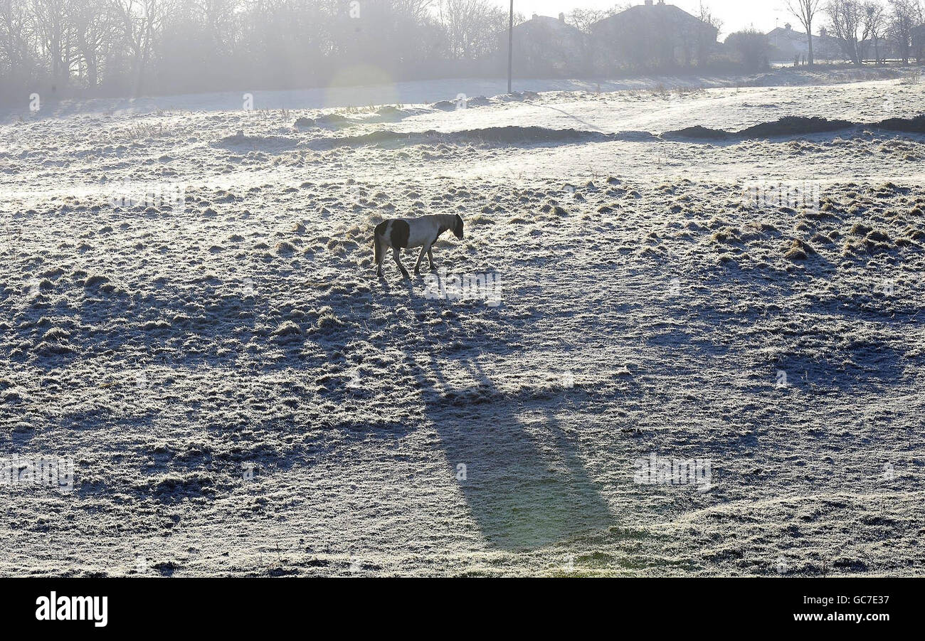 Freezing temperature severe cold weather hi-res stock photography and ...