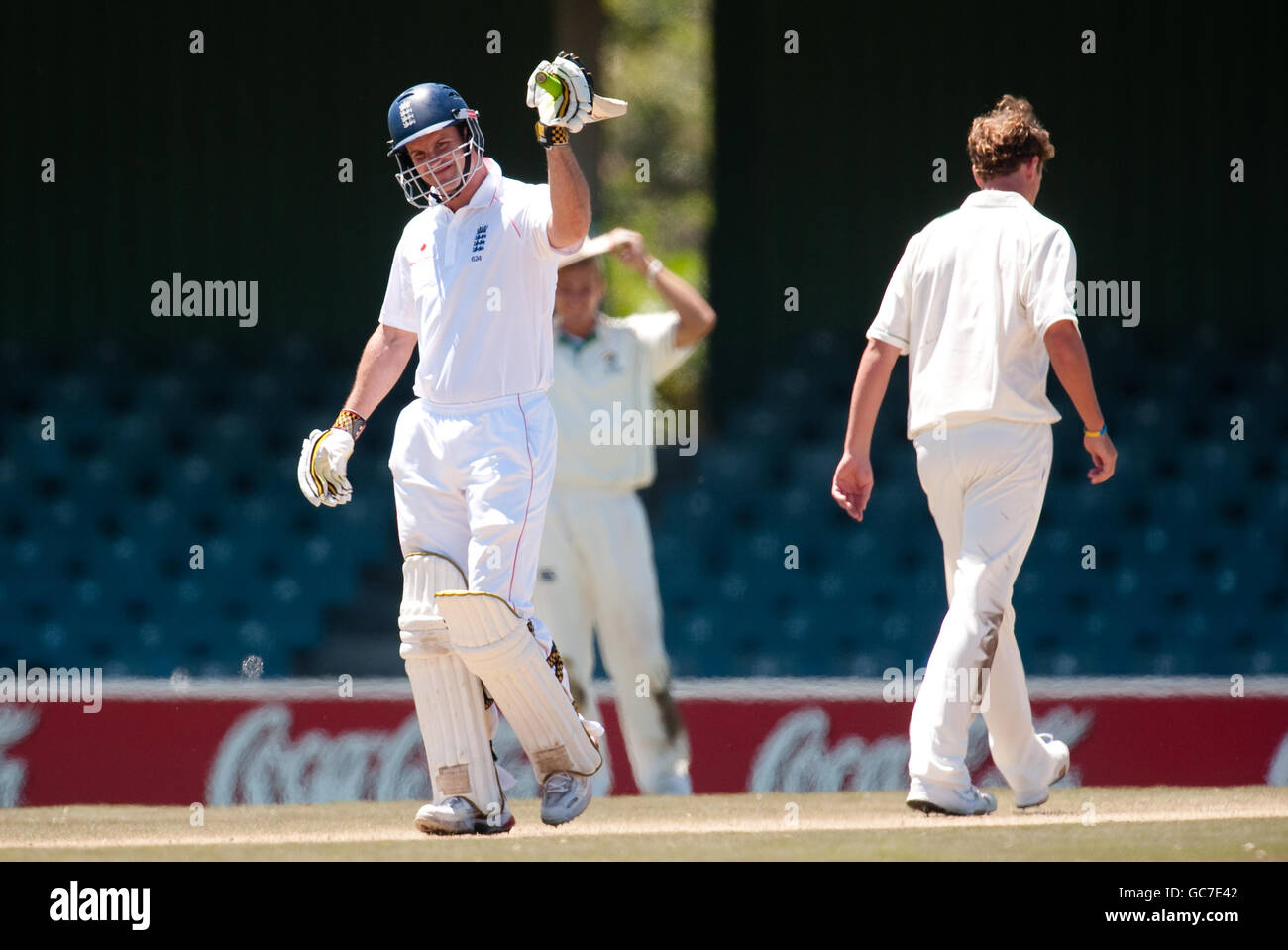 Left handed salute hi-res stock photography and images - Alamy