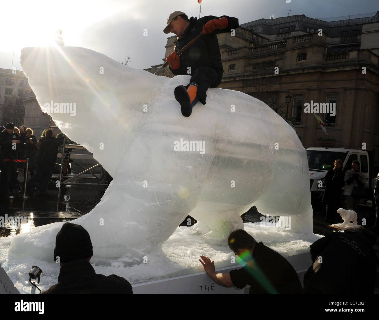 Ice Bear sculpture Stock Photo - Alamy