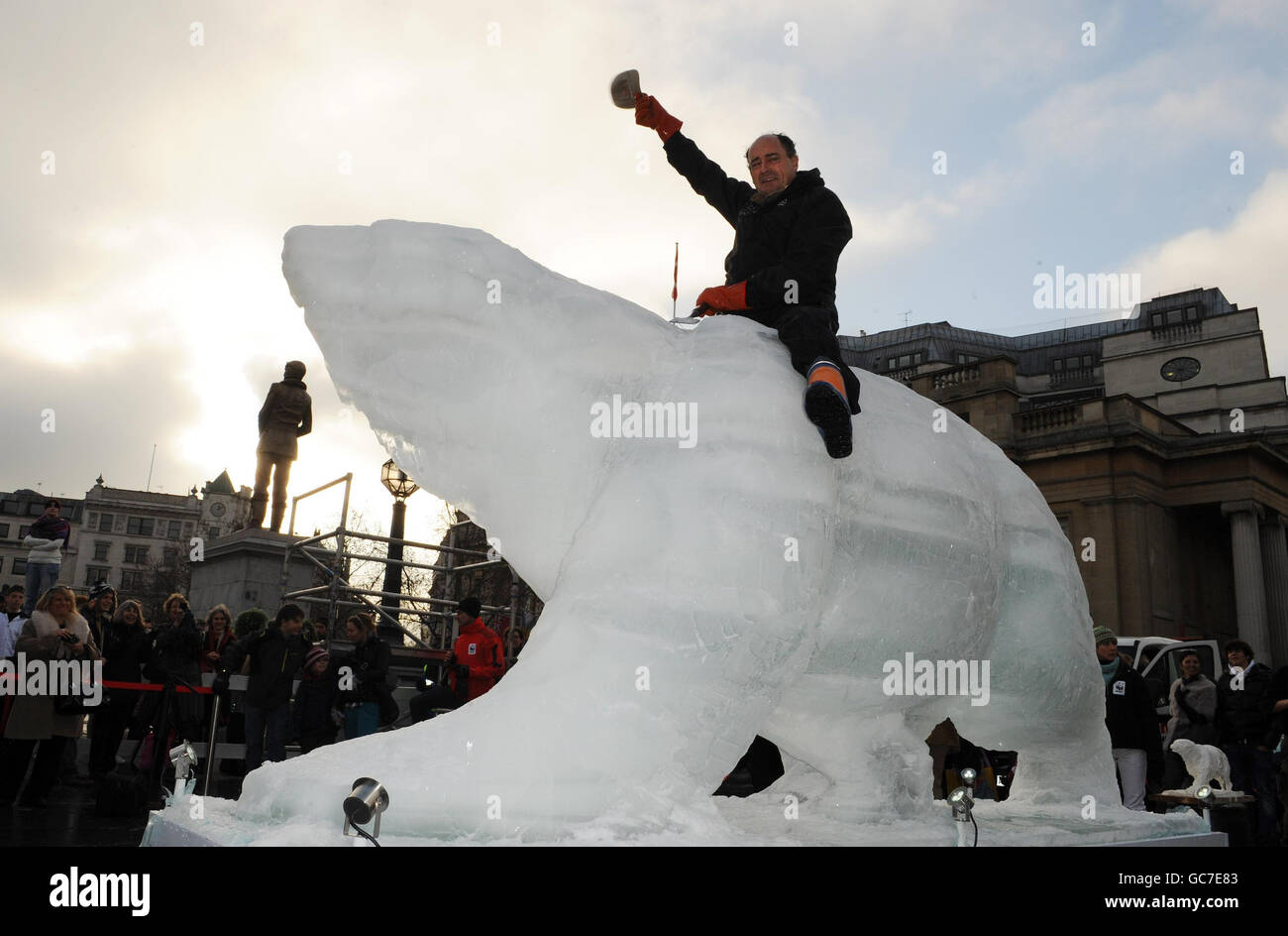 Ice Bear sculpture Stock Photo - Alamy