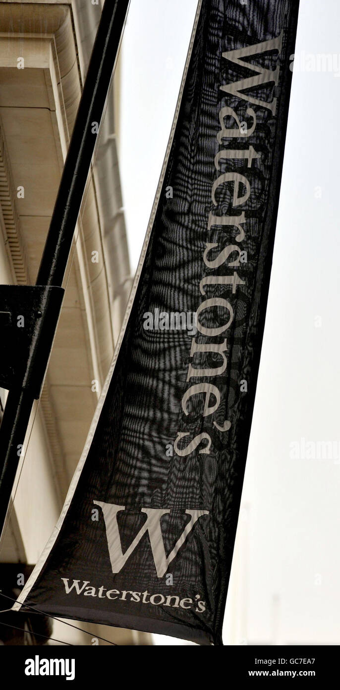 Music and games group HMV worsening performance Stock Photo - Alamy