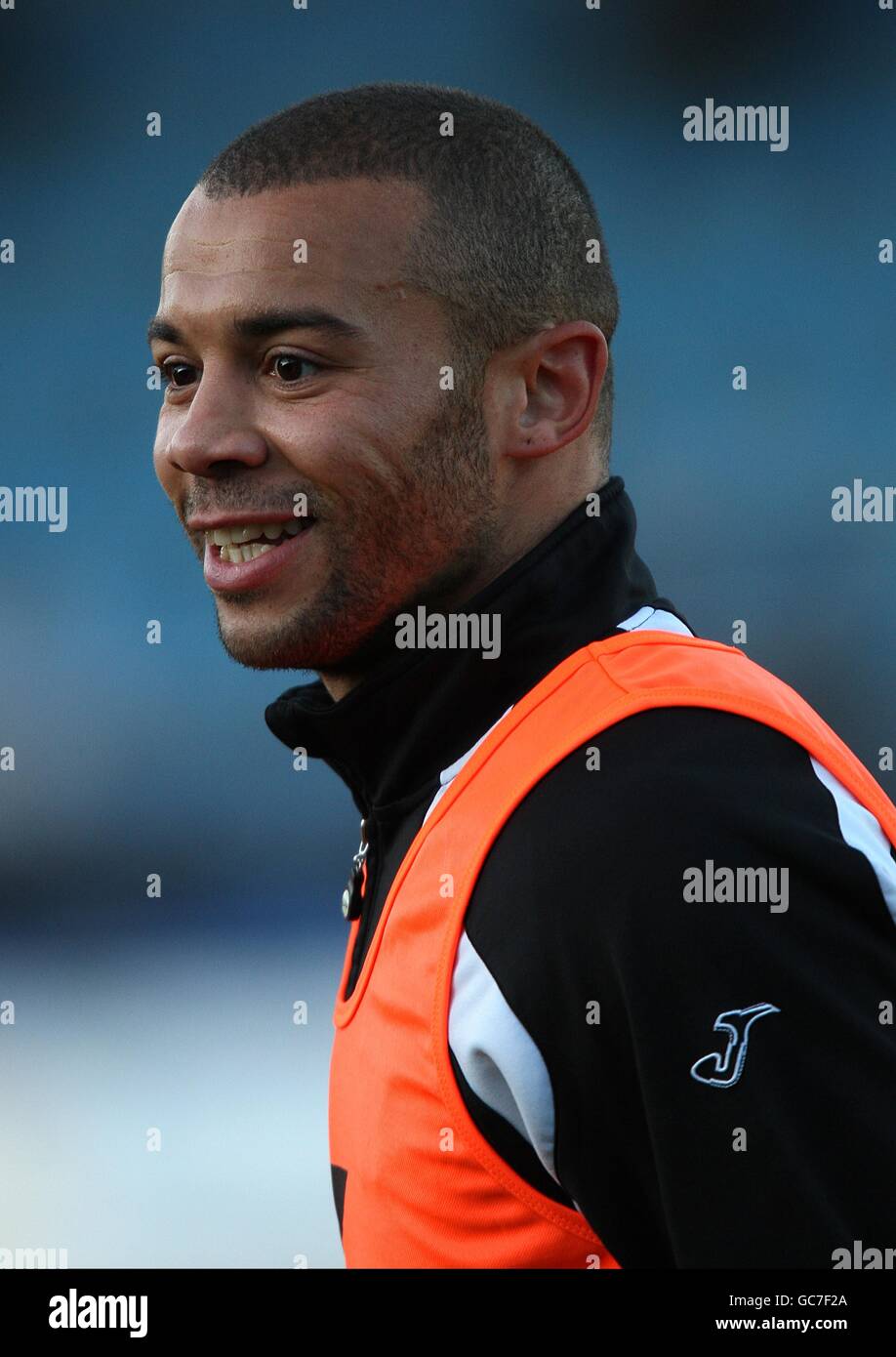 Charlton Athletic's Deon Burton during pre-match training Stock Photo ...