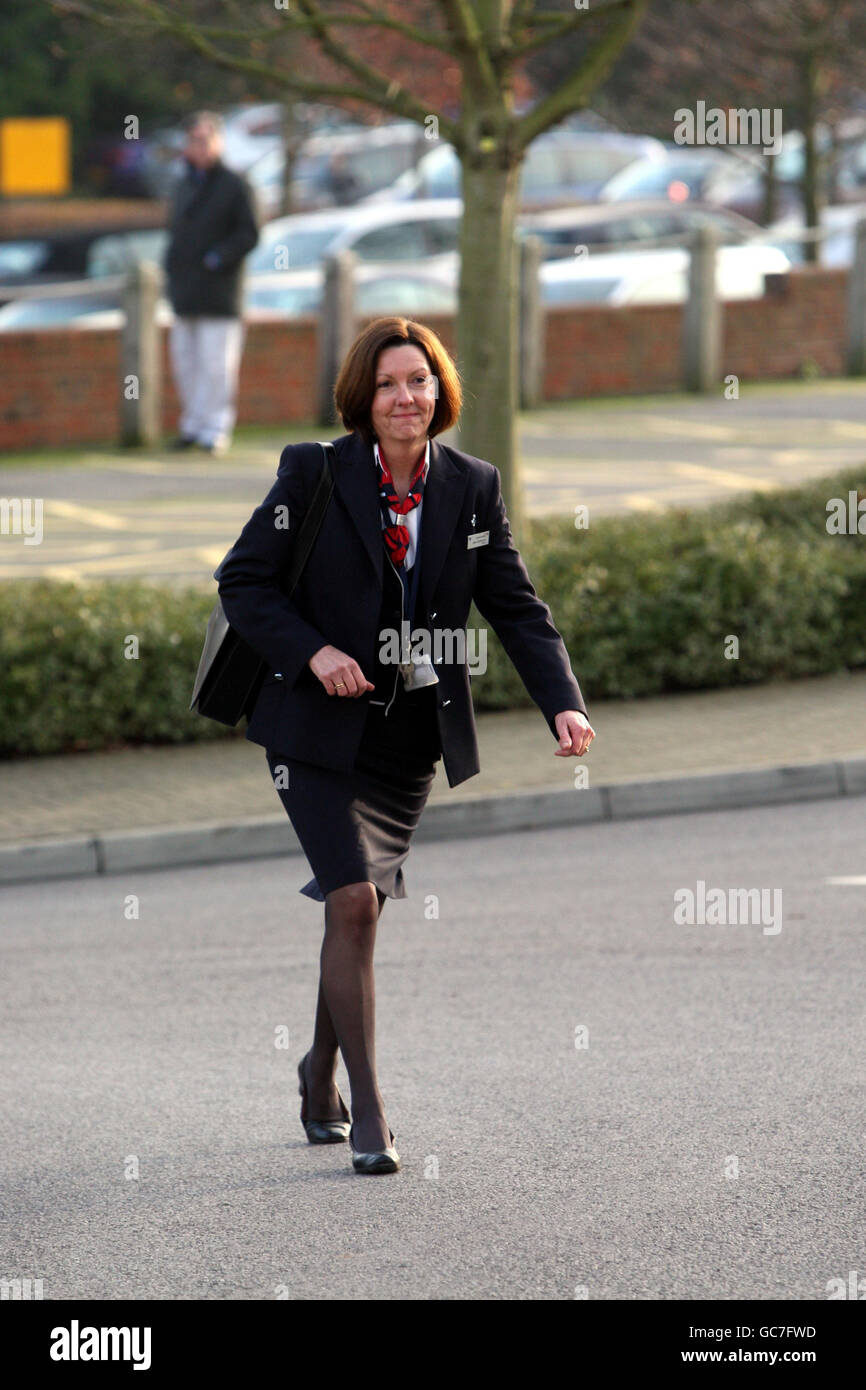 British airways cabin crew uniform hi-res stock photography and images ...