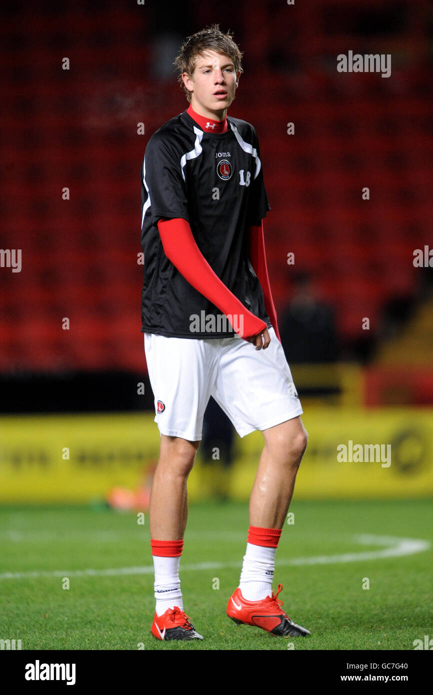 Harry charlton hi-res stock photography and images - Alamy