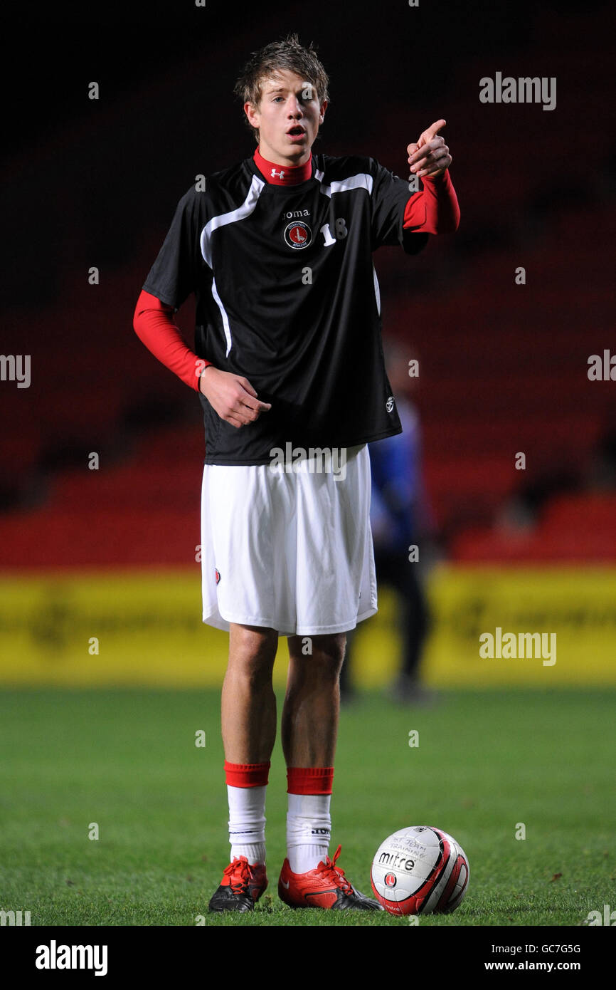 Harry charlton hi-res stock photography and images - Alamy