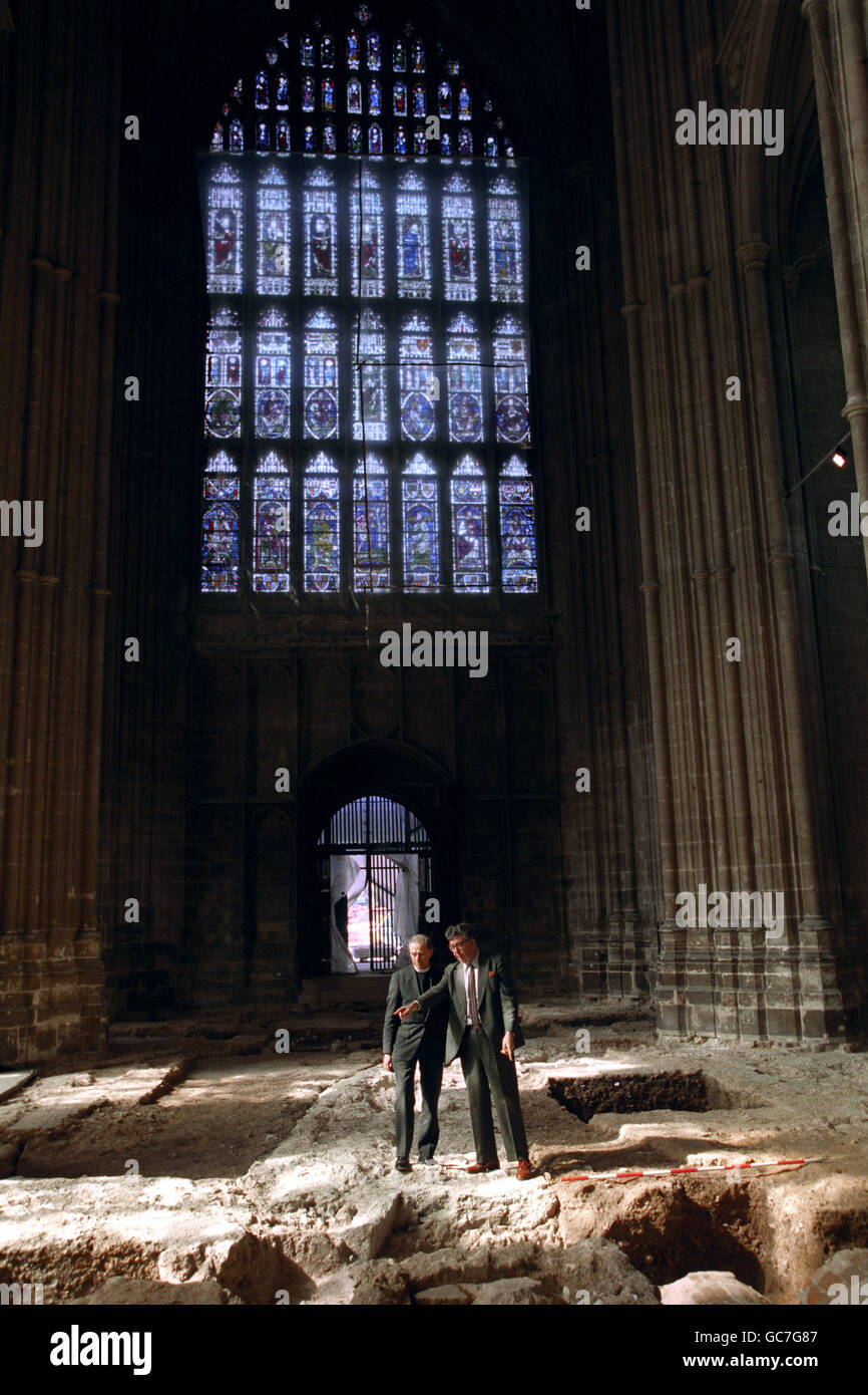 CANTERBURY RUINS. PROFESSOR MARTIN BIDDLE [RIGHT] & THE REV JOHN ...