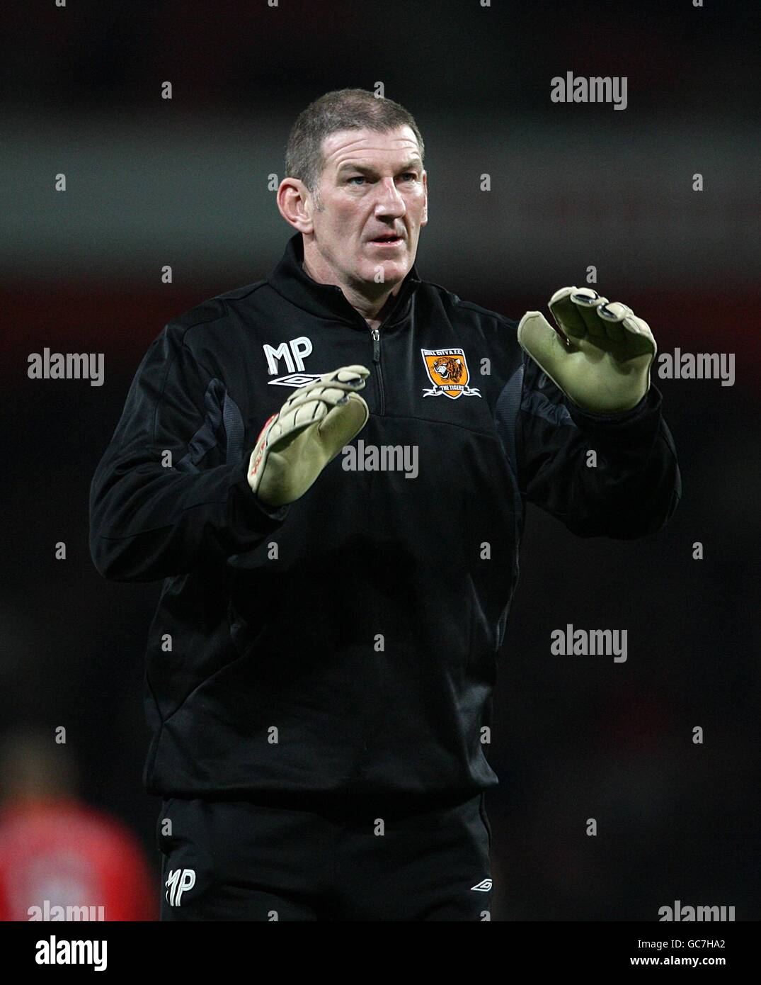 Hull city goalkeeper coach hi-res stock photography and images - Alamy