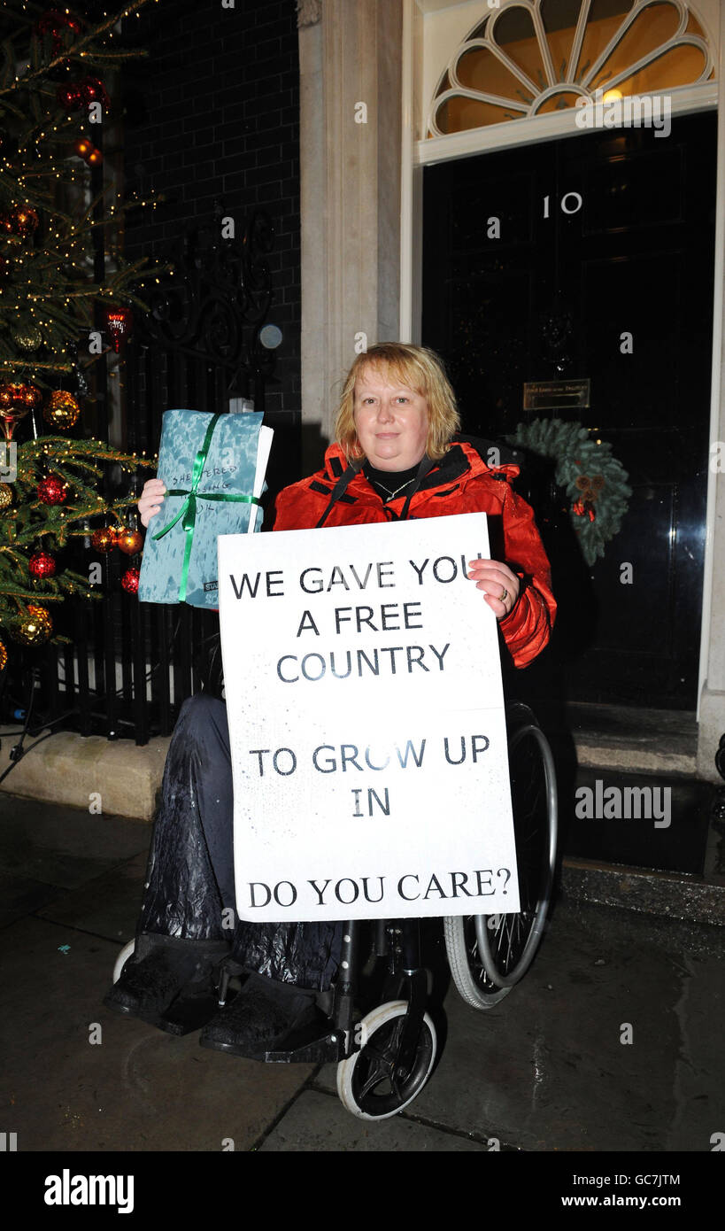 Official handing High Resolution Stock Photography and Images - Alamy