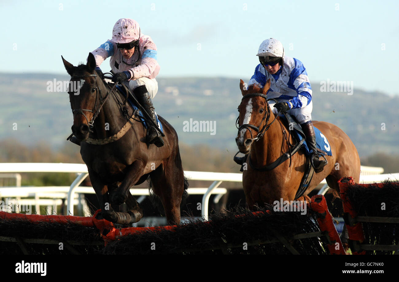 Claiming hurdle at ludlow racecourse hi-res stock photography and ...