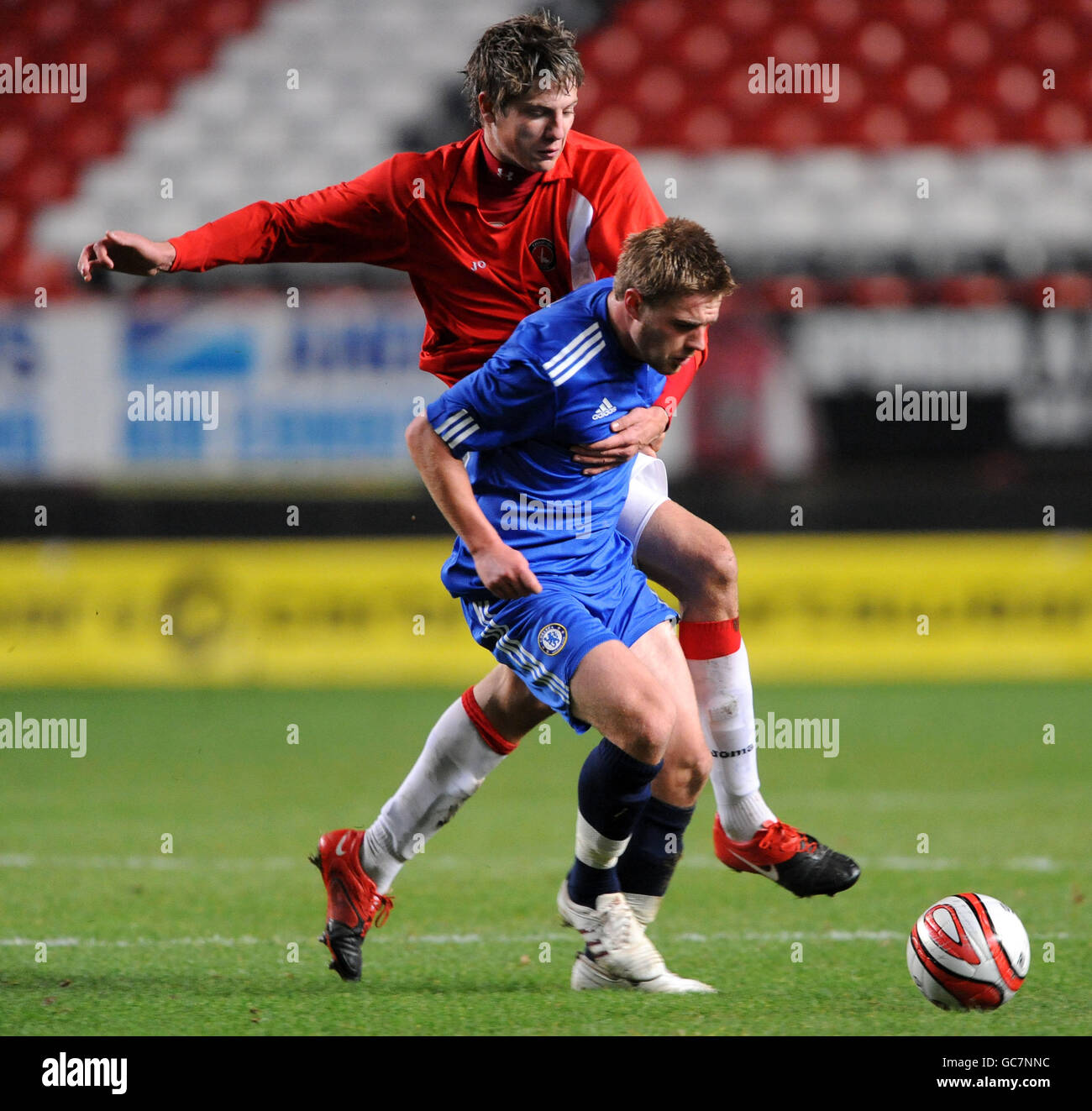 Charlton Athletic's Harry Pell and Chelsea's Conor Clifford Stock Photo ...