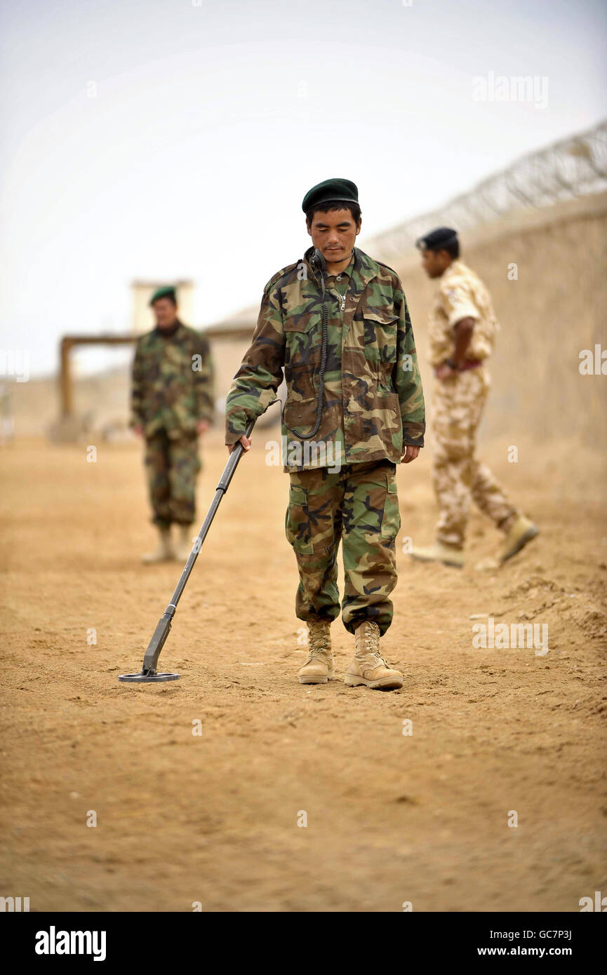 British soldiers and interpreters teach Afghan National Army soldiers ...