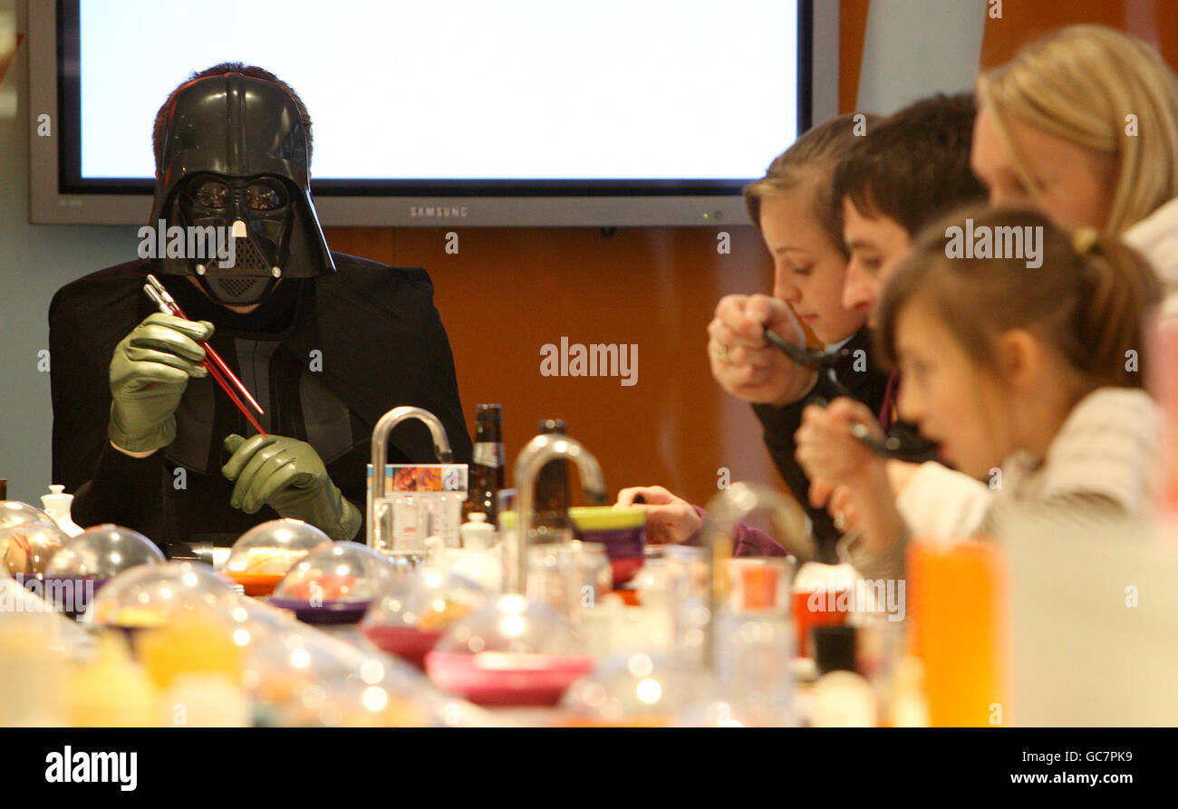 Darth vader helmet hi-res stock photography and images - Alamy