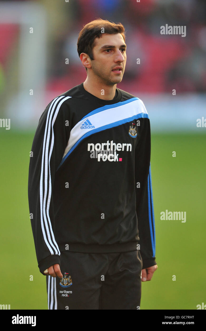 Soccer - Coca-Cola Football League Championship - Barnsley v Newcastle ...