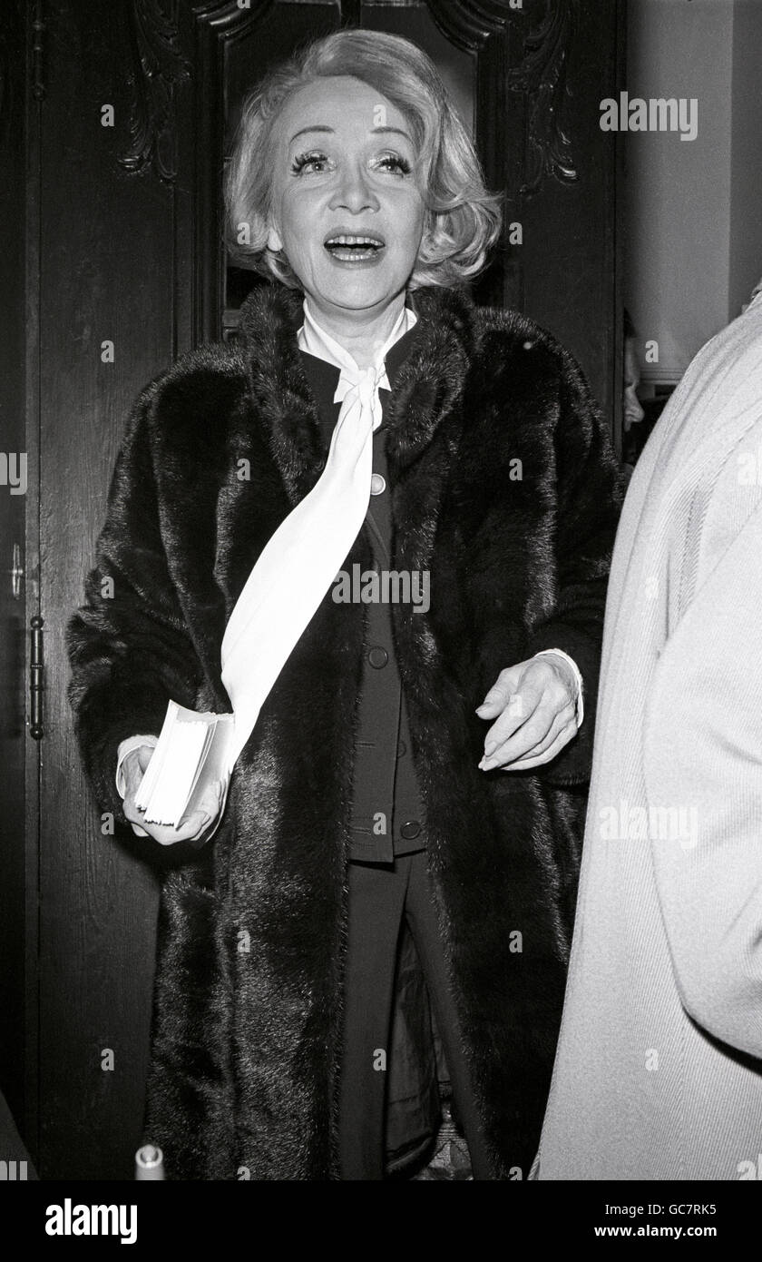 MARLENE DIEDRICH singer Germany-USA Stock Photo - Alamy