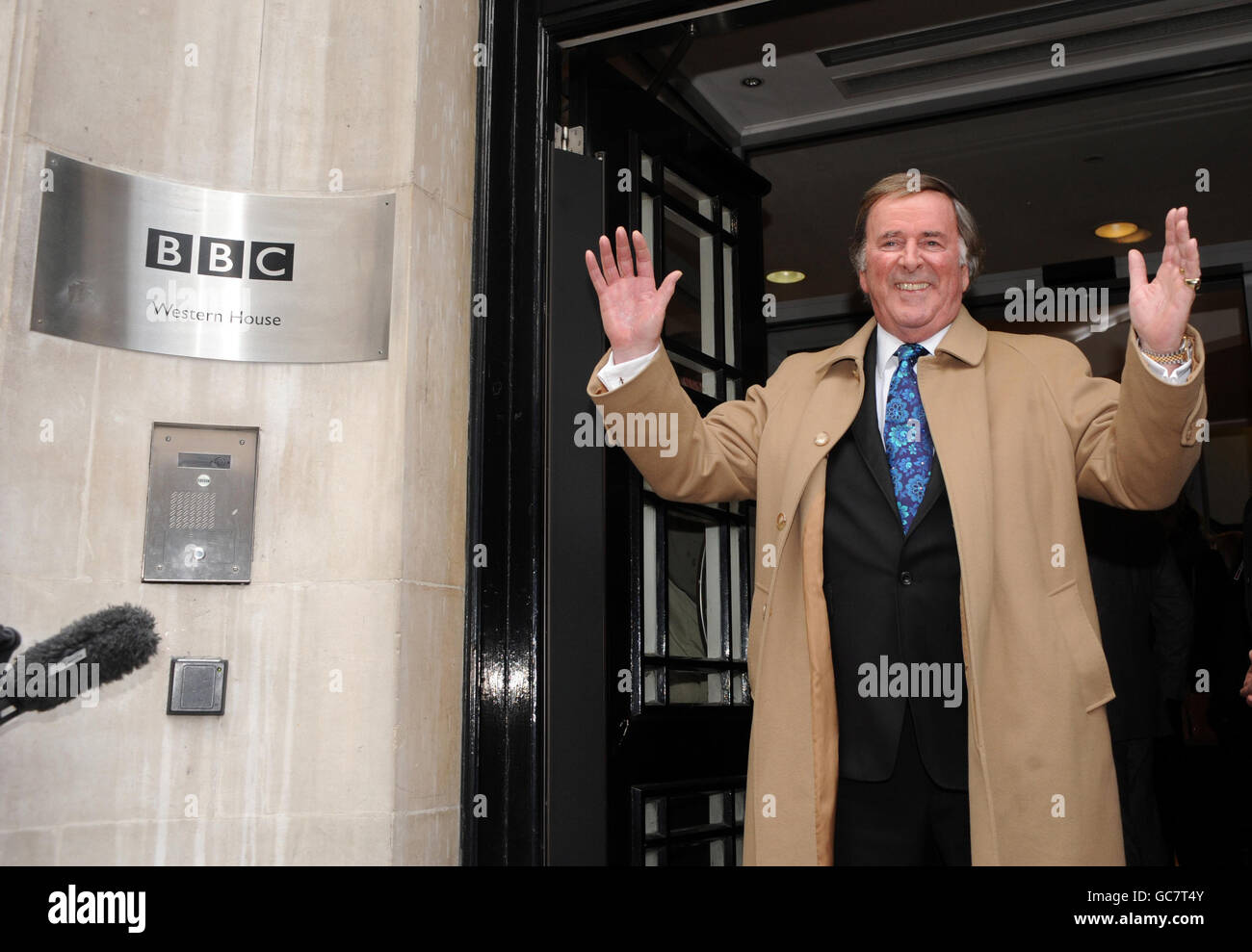 Terry wogans final bbc breakfast show london hi-res stock photography ...