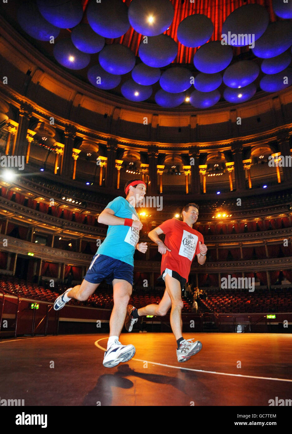 Royal albert hall indoor marathon hi-res stock photography and images ...