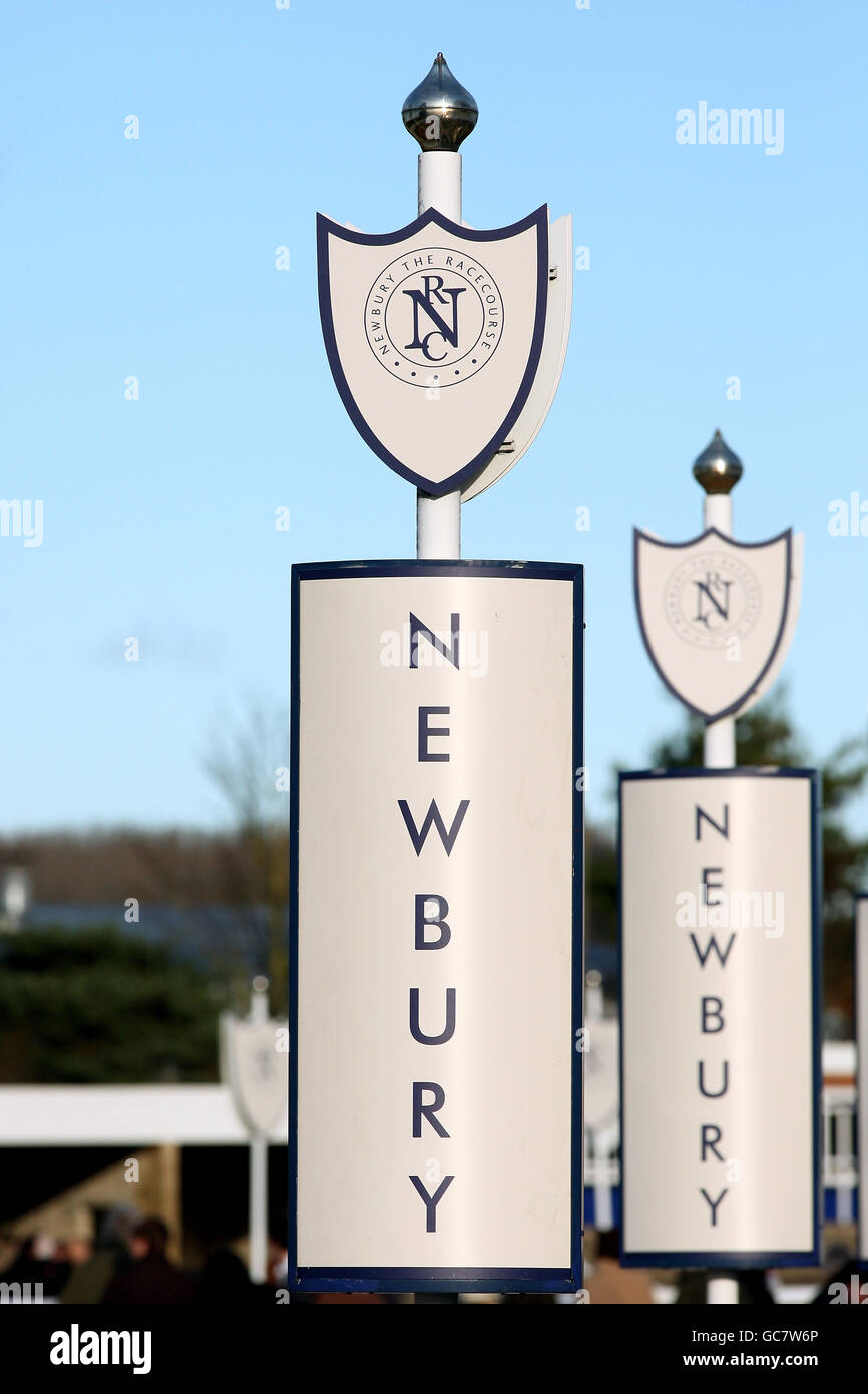 Signage at newbury racecourse hi-res stock photography and images - Alamy