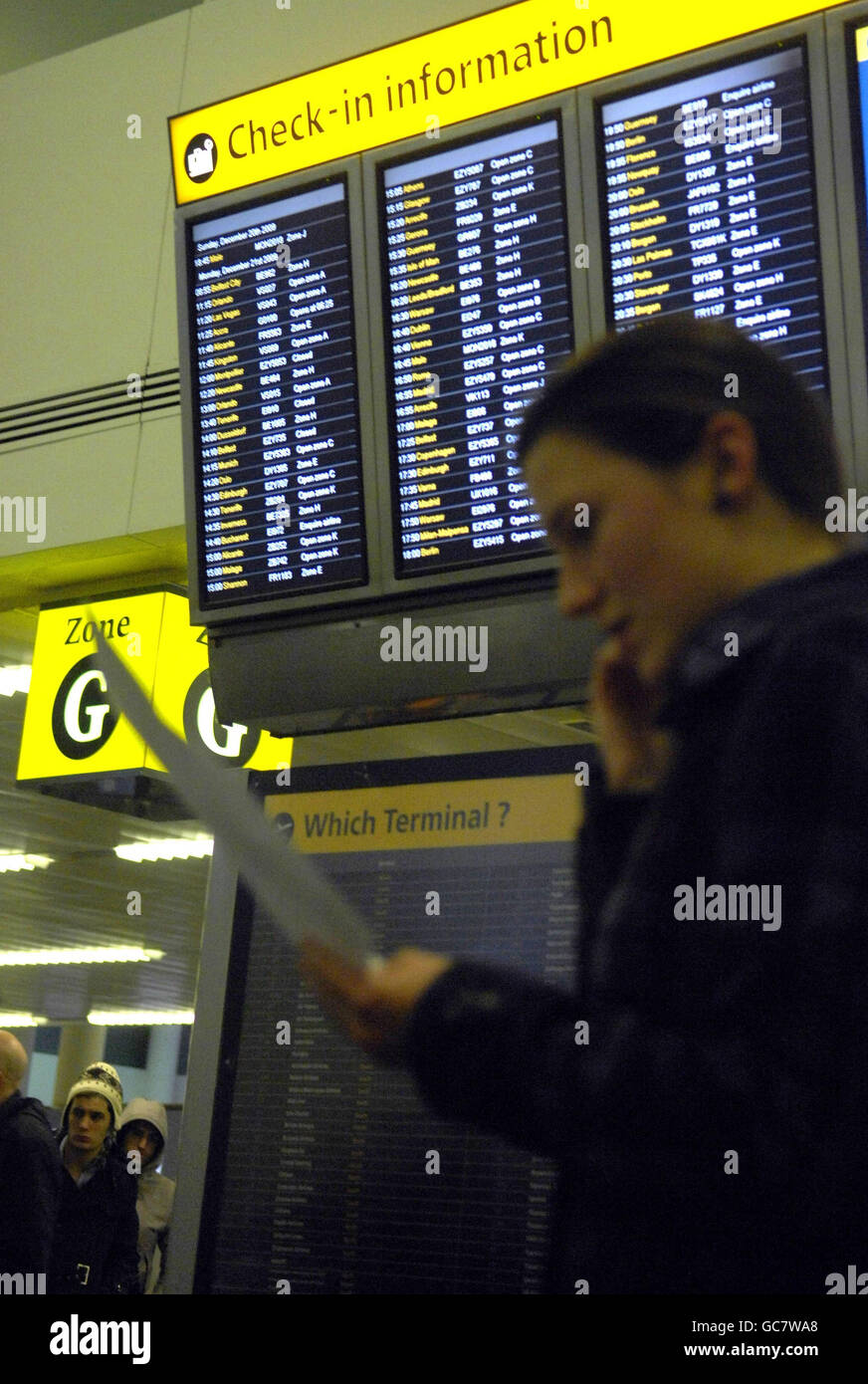 Gatwick airport snow hi-res stock photography and images - Alamy