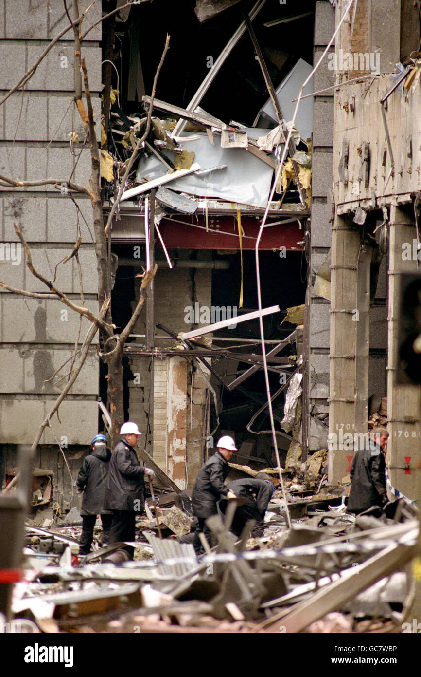 London ira bomb 1993 bishopsgate hi-res stock photography and images ...