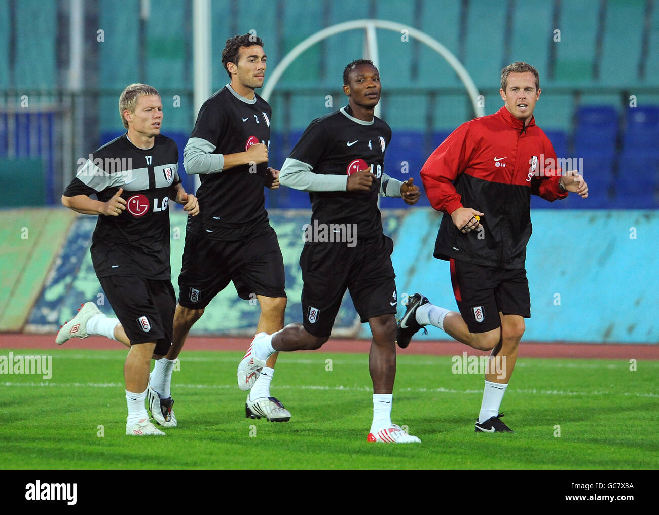 Fulham strength and conditioning coach scott miller hi-res stock ...