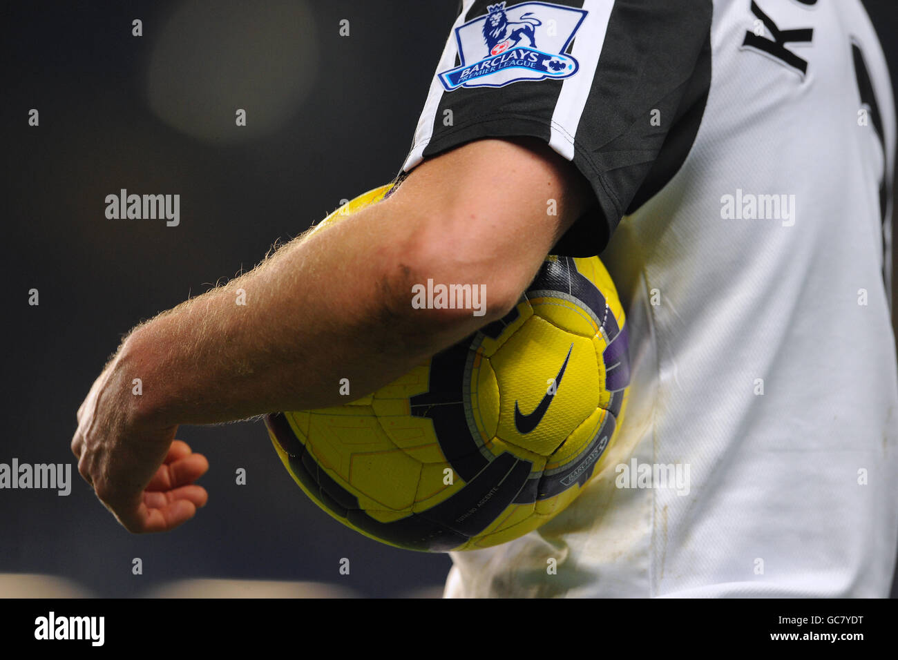 Chelsea premier league logo hi-res stock photography and images - Alamy