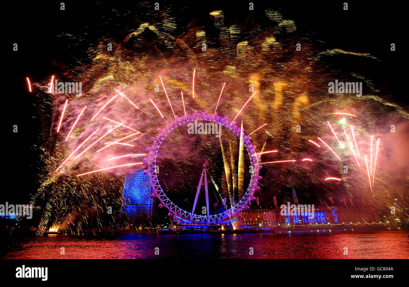 Fireworks over the River Thames in London to celebrate the New Year ...