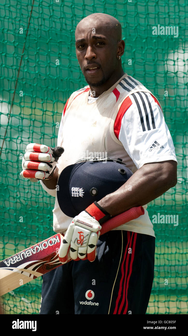 Michael holding cricketer hi-res stock photography and images - Alamy