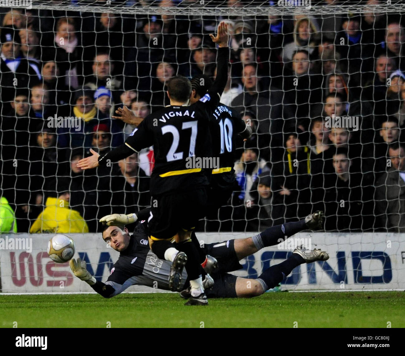 Nottingham Forest's goalkeeper Lee Camp makes a vital save during the ...