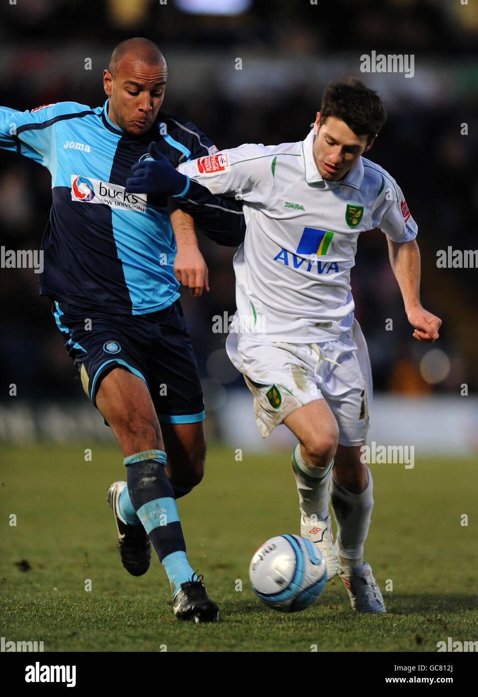 Wycombe Wanderers Lewis Hunt battles with Norwich City's Wes Hoolahan ...