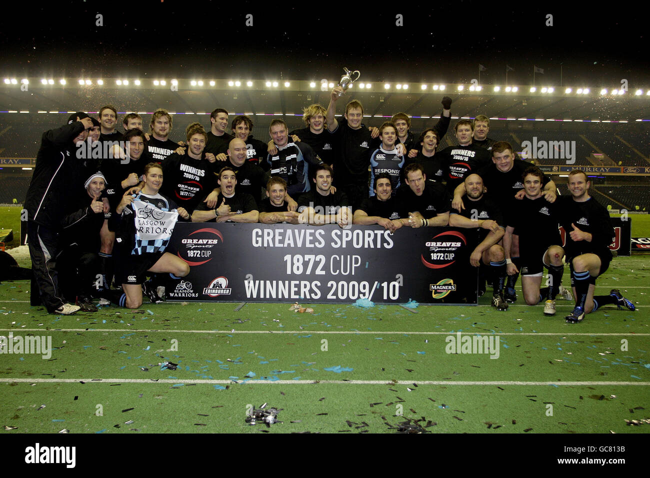 Glasgow Warriors celebrate beating Edinburgh 22-15 to win the 1872 Cup ...