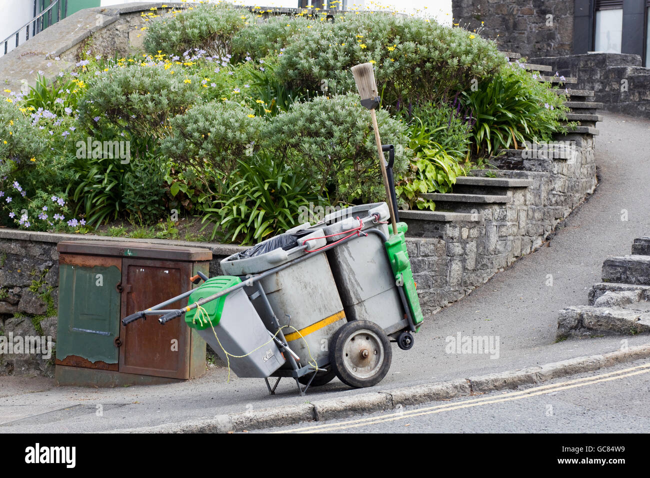 Cleaning cart hi-res stock photography and images - Alamy