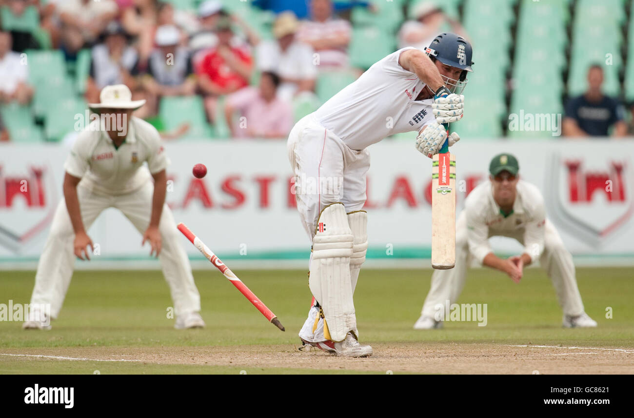 Cricket - Second Test - South Africa v England - Day Two - Kingsmead ...