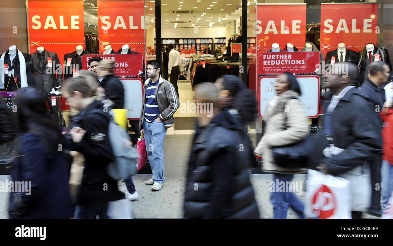 Bargain hunter oxford street hi-res stock photography and images - Alamy