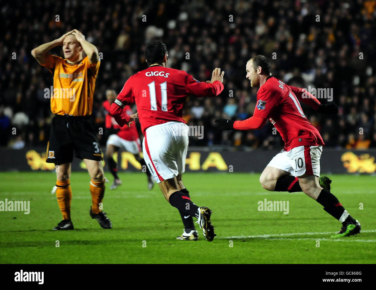Wayne rooney sad hi-res stock photography and images - Alamy